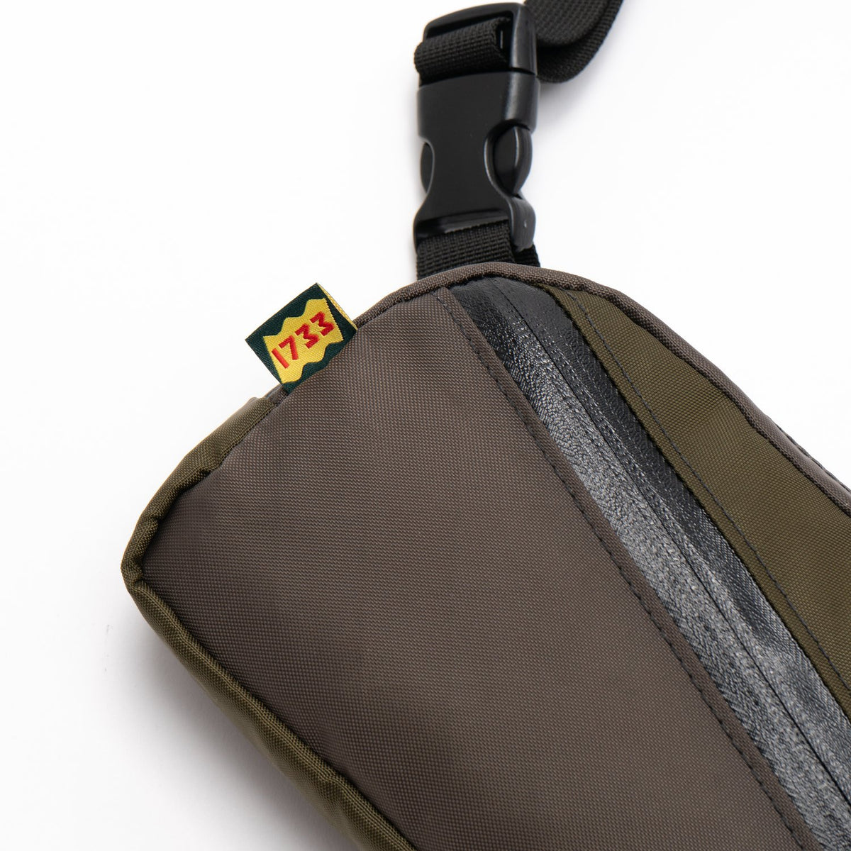 Waste Pouch – Storming Gravity